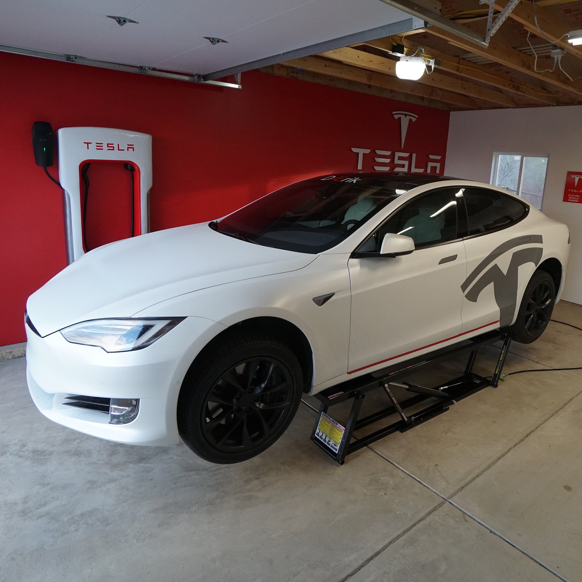 6000ELX Extended-Width Portable EV Car Lift Extra Long & Low For EV's ...